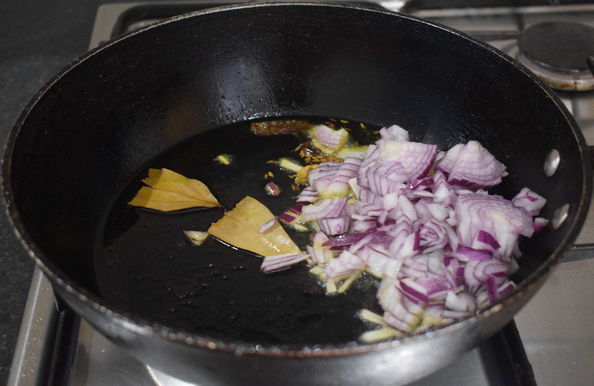 Parwal ki sabji recipe | Aloo parwal ki rasedar sabji | Aloo parwal ki ...