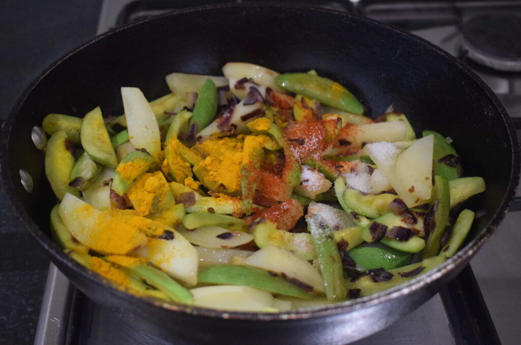 Aloo parwal ki bhujia | Aloo parwal dry sabji | Aloo parwal recipe ...