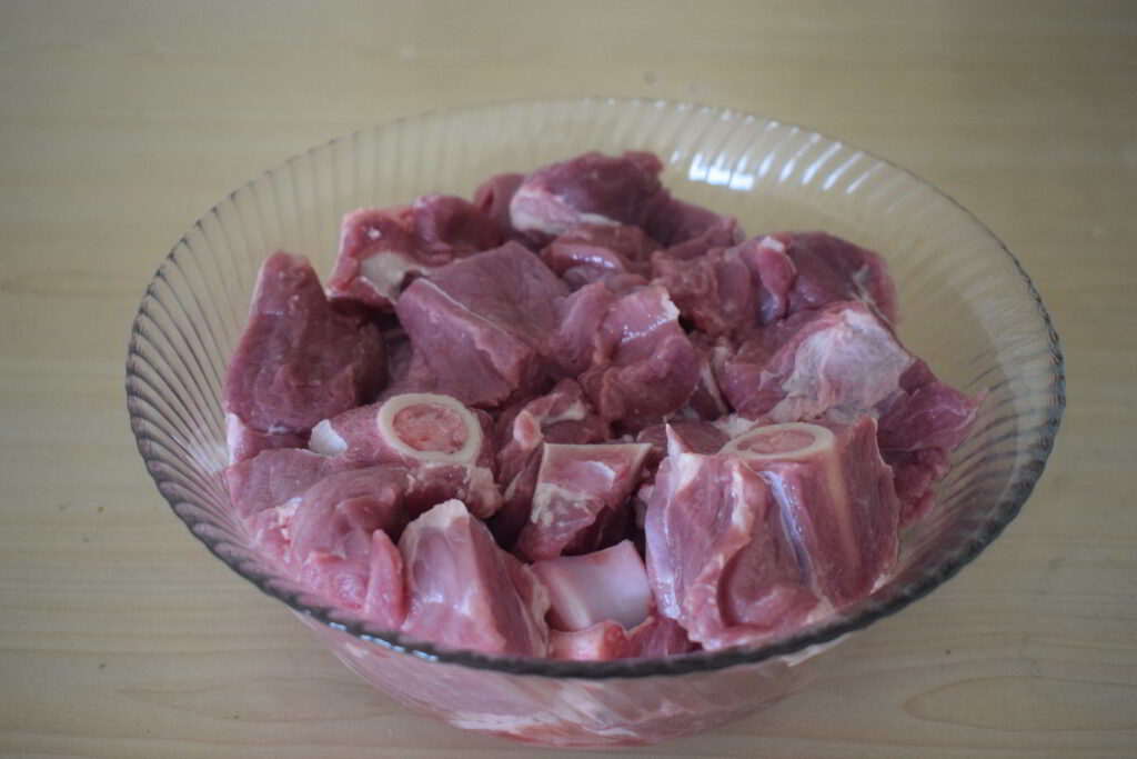 Bengali mutton curry | Pathar mangsho | Kochi pathar jhol - Rumki's ...